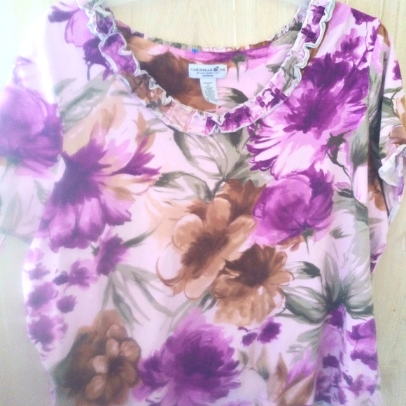 Caribbean Joe | Tops | Caribbean Joe Floral Crop Top With Small Crystal ...